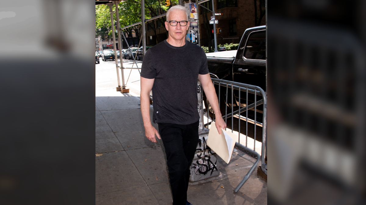 Anderson Cooper fiercely defends CNN colleague Kaitlan Collins after ...
