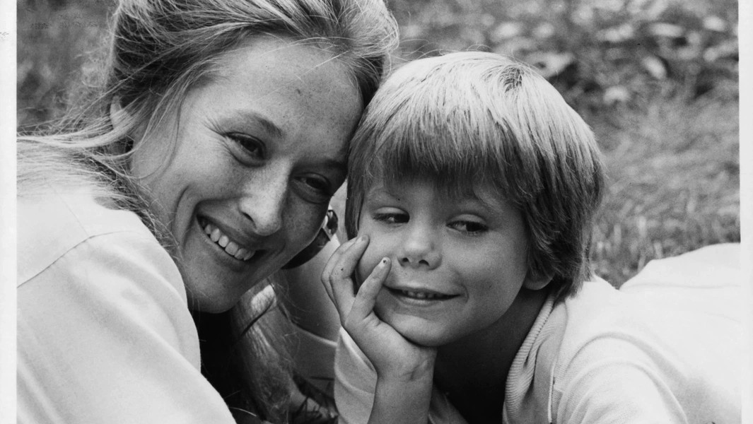 13 iconic Meryl Streep fashion moments