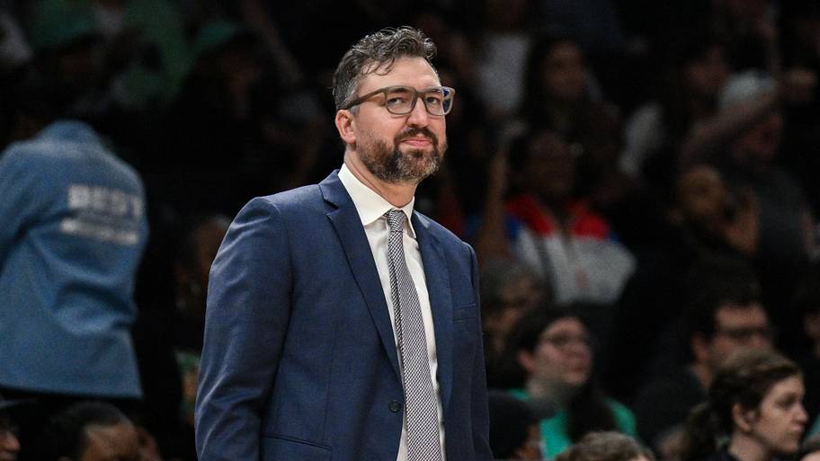Liberty coach Chris DeMarco is trying to walk a rare path in the WNBA