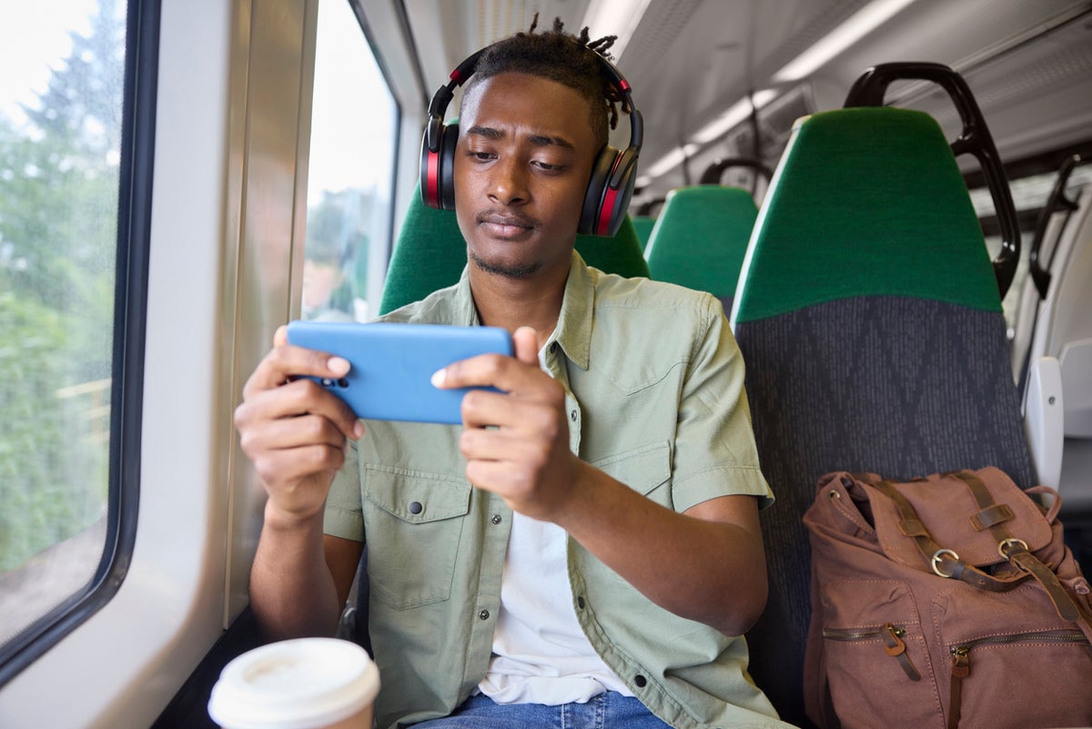 Passengers often go 'off grid' on UK trains, study finds