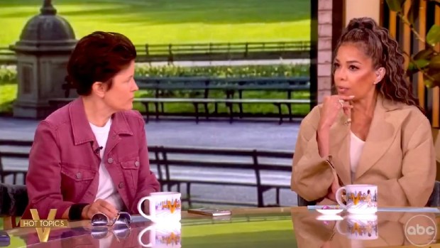 'The View': Kara Swisher mocks Sunny Hostin for using ChatGPT to draft ...