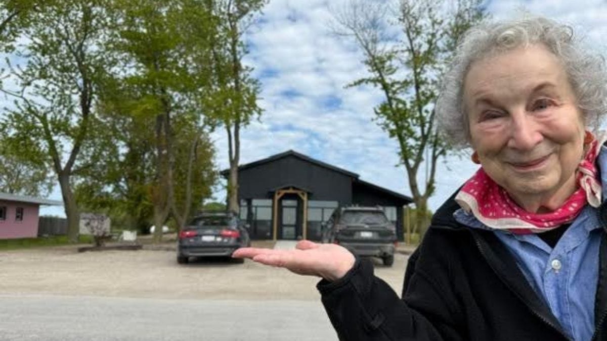 Margaret Atwood shows her new bird centre to fans. Don’t judge her ...
