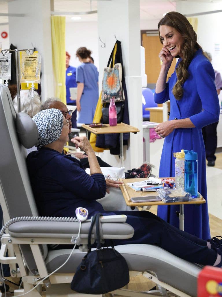 Princess Kate shows solidarity with NHS in swishy dress - and cascading ...