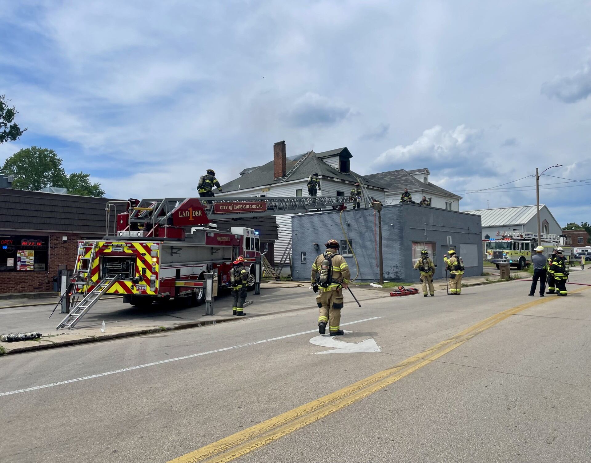 Woman rescued from downtown Cape Girardeau building fire, firefighter ...
