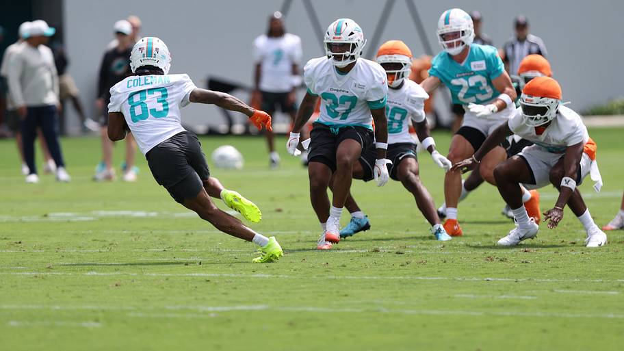 Dolphins third minicamp practice observations: Offense sharp in red zone