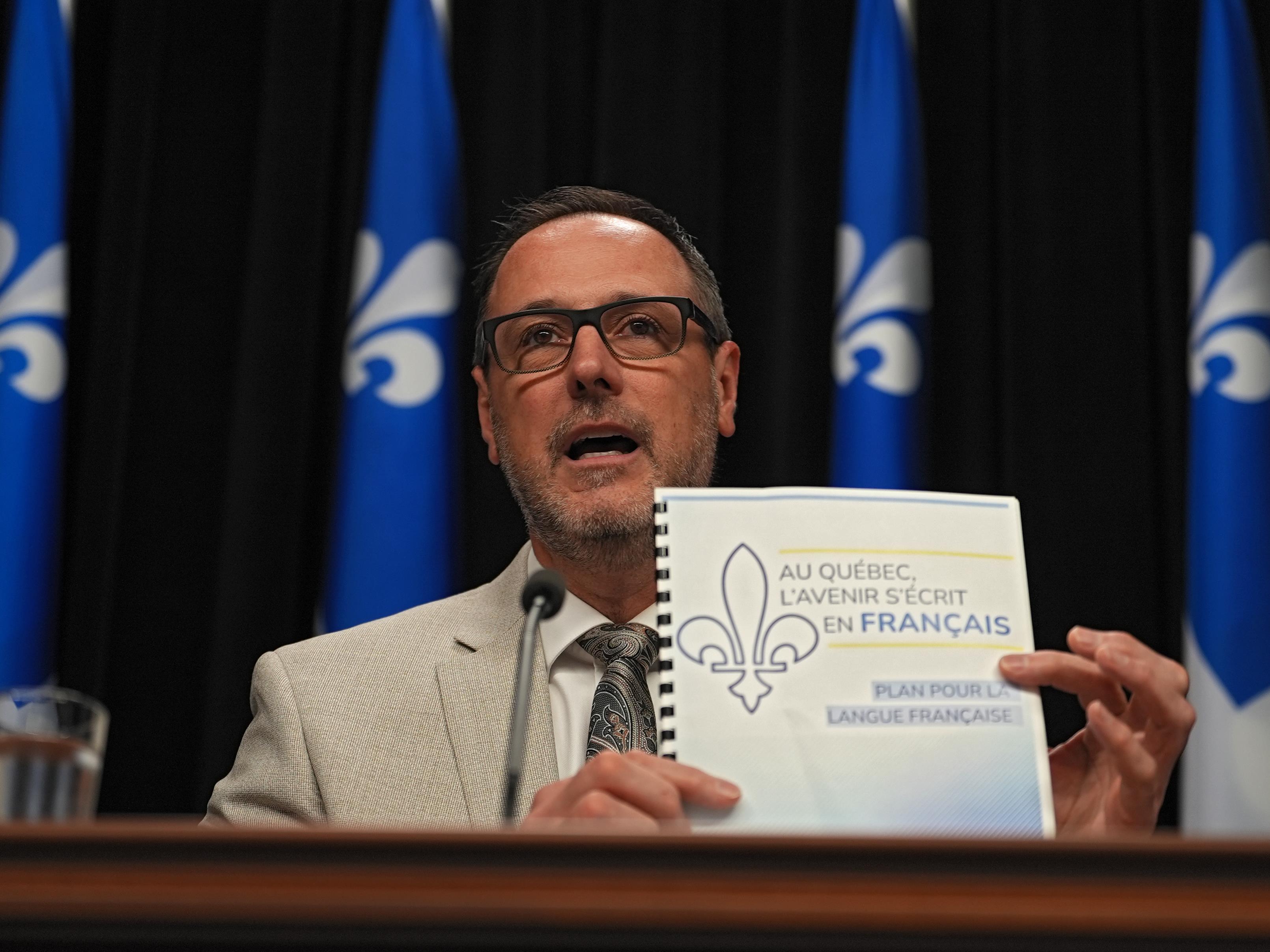 Québec va de l’avant pour élargir la loi 101 à la formation ...