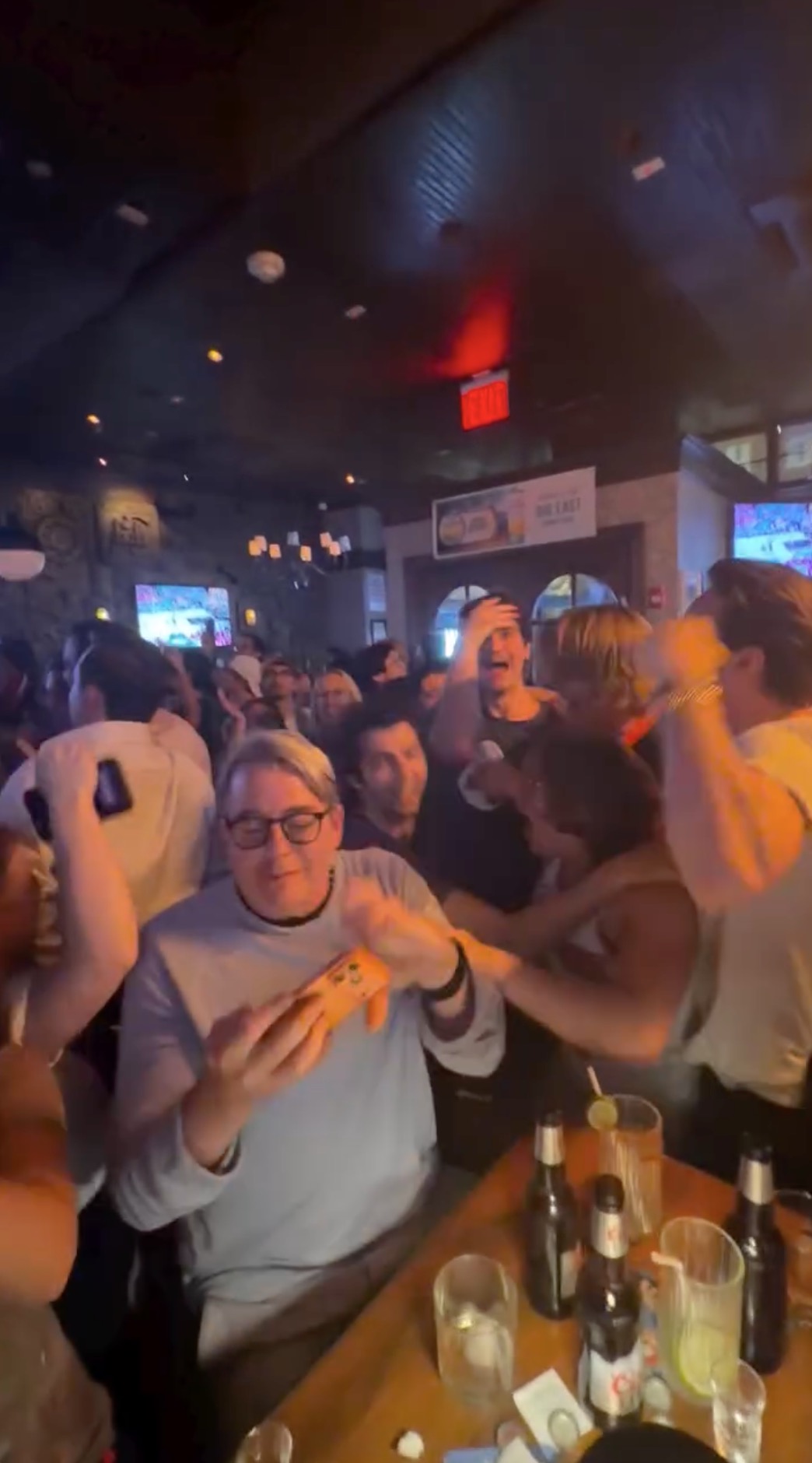 Sarah Jessica Parker and Matthew Broderick celebrate Knicks win with ...