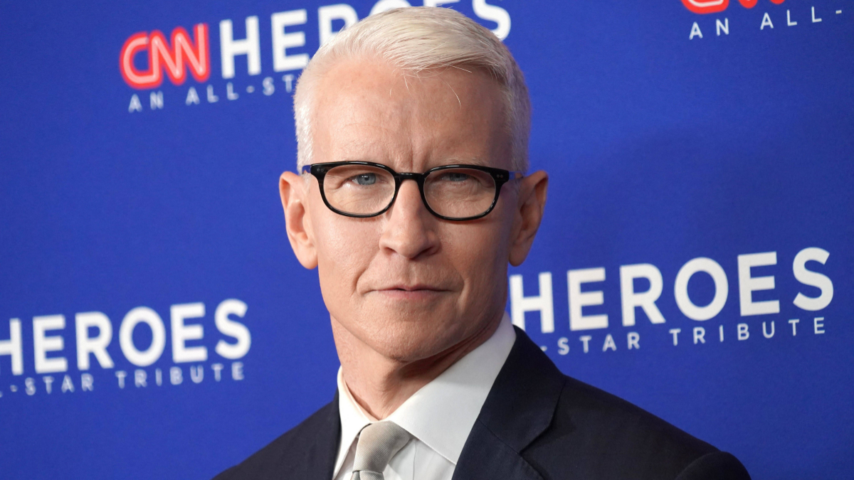 Anderson Cooper fiercely defends CNN colleague Kaitlan Collins after ...
