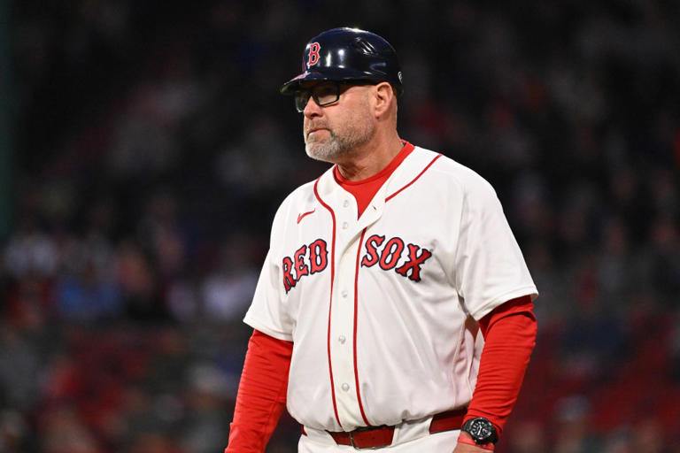 Red Sox third base coach ends up waving runner home from fair territory ...
