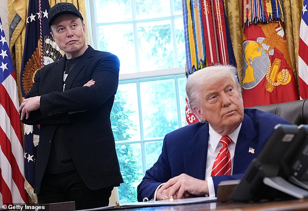 Trump's DOGE purge strikes back: Eight thousand federal workers face ...