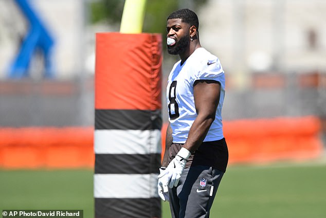 Fans claim NFL star looks 'depressed' as he practices with struggling ...