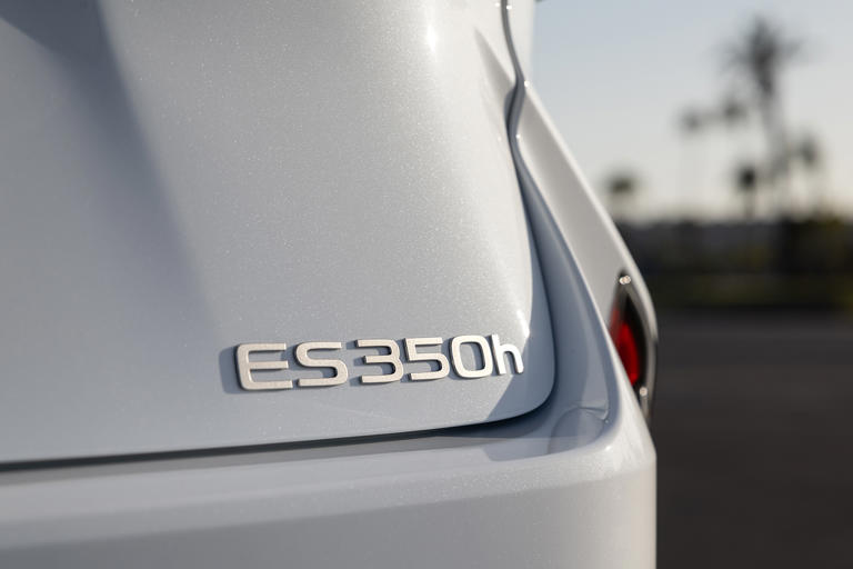 レクサスES350h（FF/CVT）／ES350e（FWD）／ES500e（4WD）【海外試乗記】