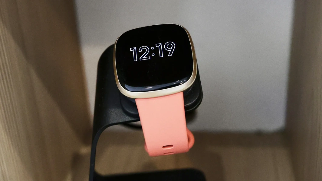 Fitbit Air watch hack surges as Google opens design