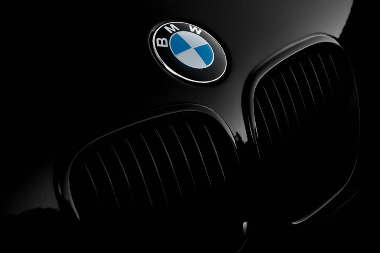 This week in collector car auctions: Record spring numbers, smart-money ...