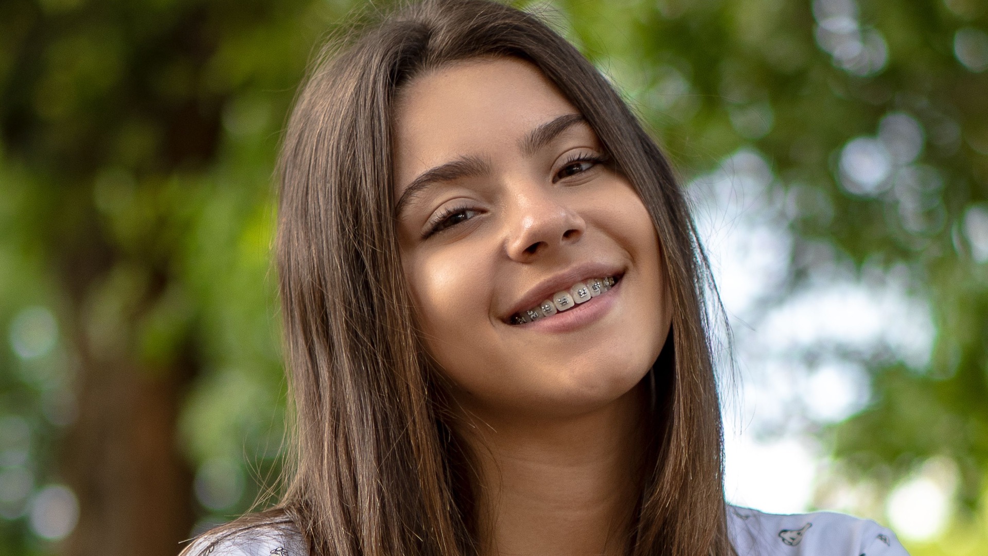 10 reasons to get braces when you're young & 10 why it's best to wait ...