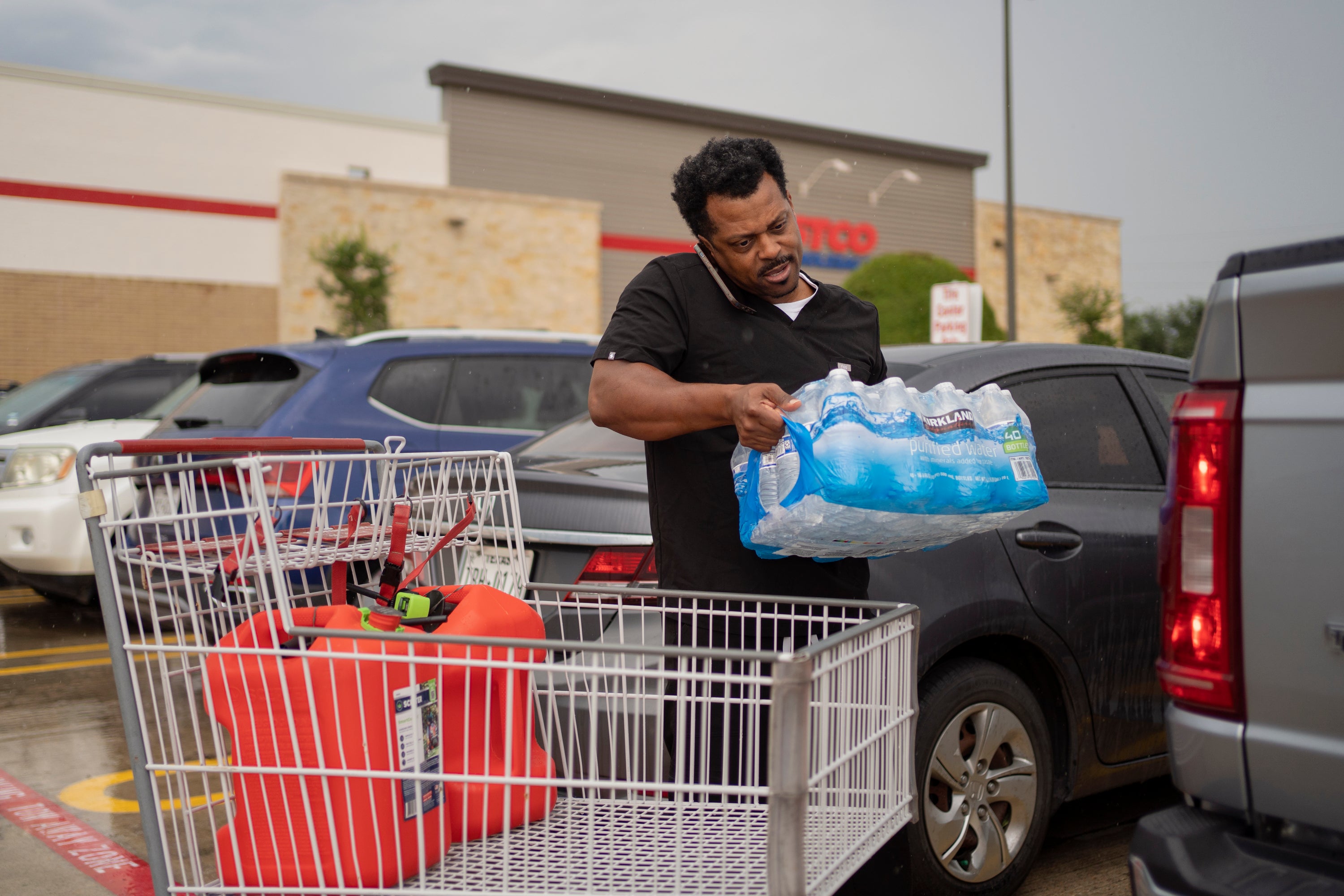 Scientists have long said we can’t multitask. A new study says we can