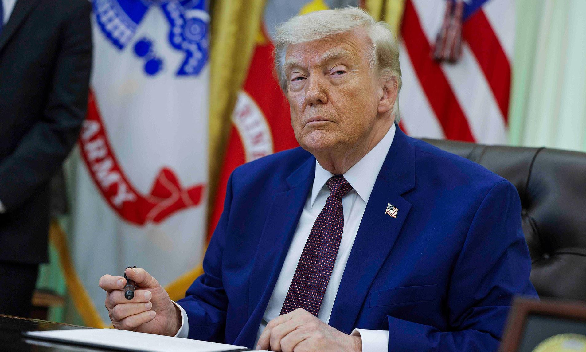 Trump's DOGE purge strikes back: Eight thousand federal workers face ...
