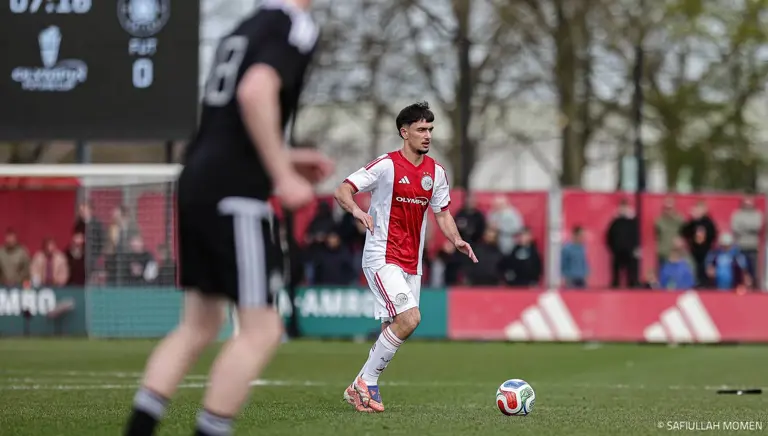 Isik trots op ontwikkeling bij Ajax: 'Ben pas op latere leeftijd bij ...