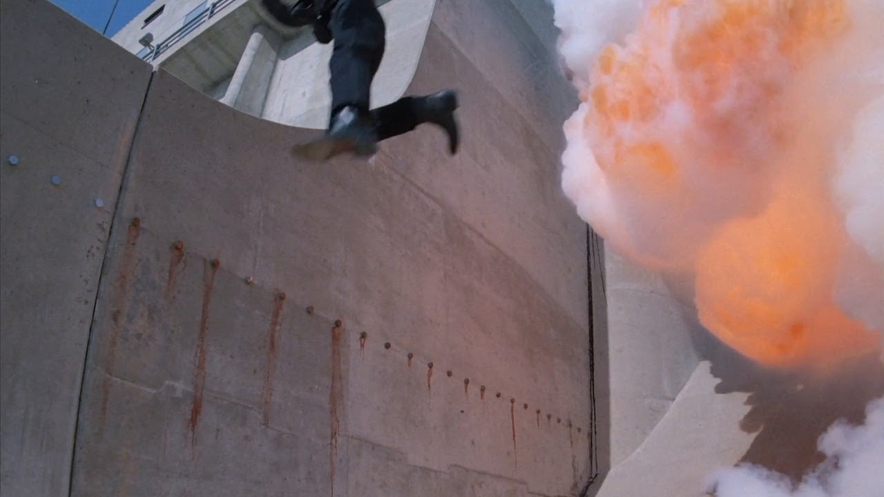 Explosion at the dam | Knight Rider