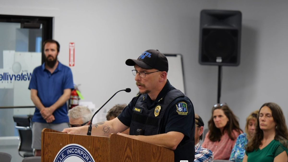Waterville mayor breaks City Council deadlock to delay immigration ...
