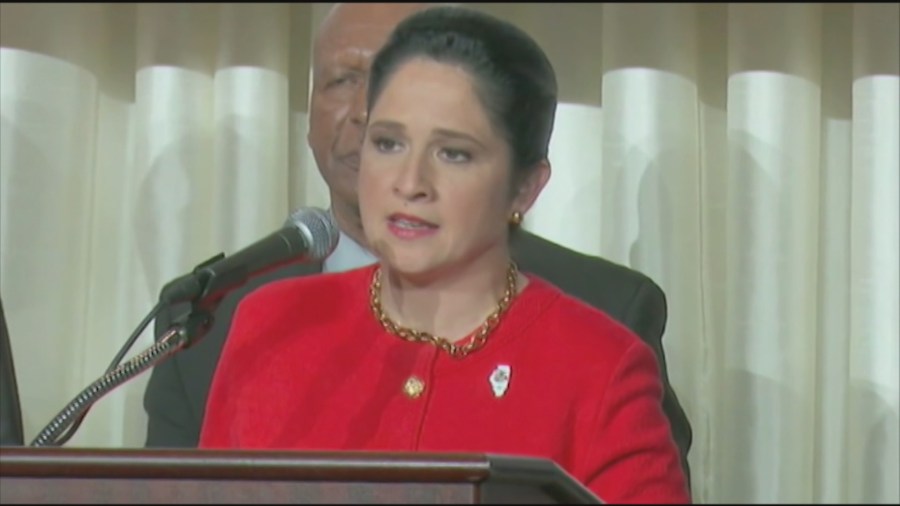 Illinois Comptroller Susana Mendoza announces bid for Chicago mayor