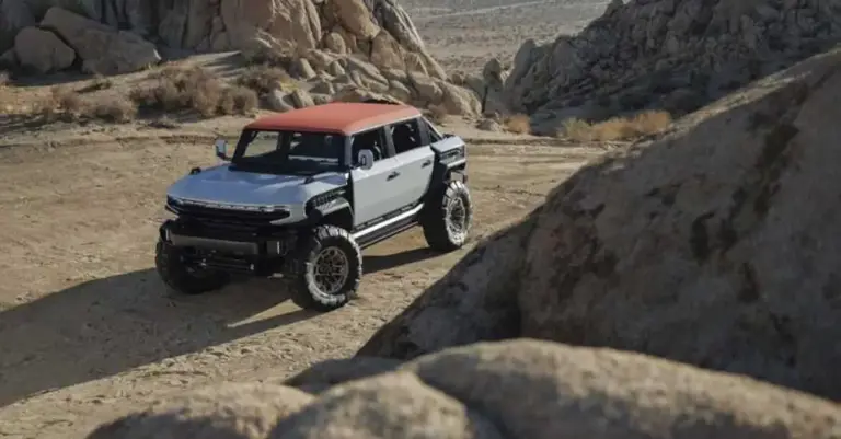 GMC Hummer X, il fuoristrada elettrico che si riconfigura all'infinito ...
