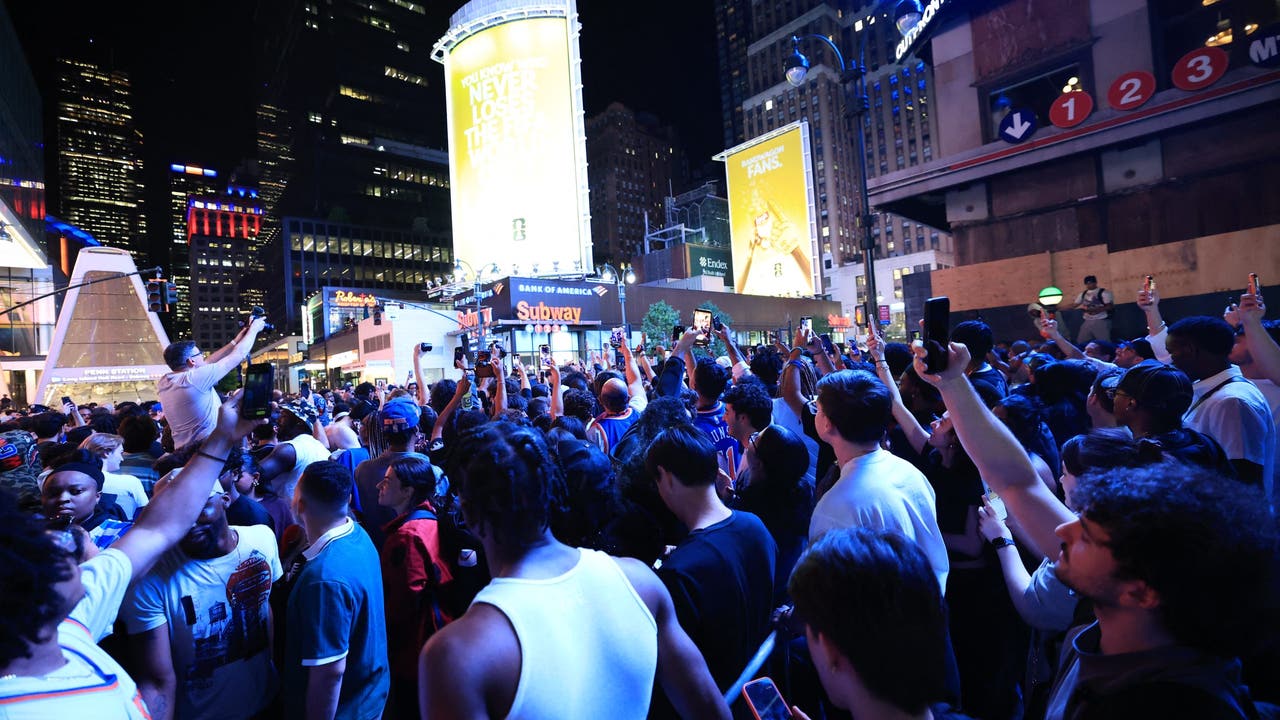 Knicks vs Spurs game 2: NYC watch parties, bar takeover locations and more