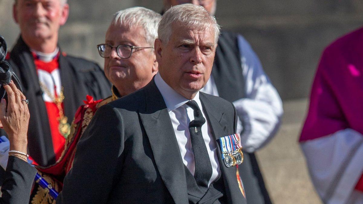Disgraced ex-prince Andrew sparks health concerns with massive bruise ...