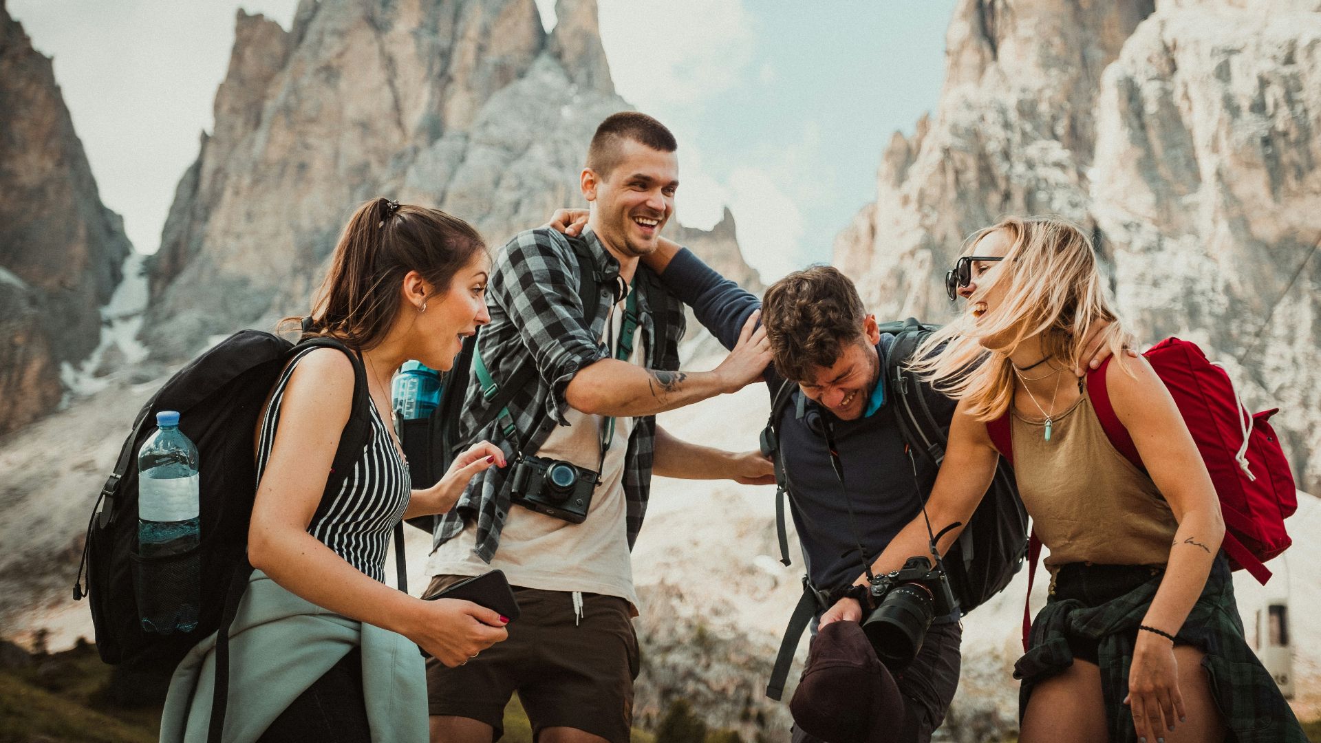 20 traits of people who act nice but are actually manipulative