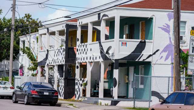 As the coast floods, Miami cash buyers are snapping up Black ...