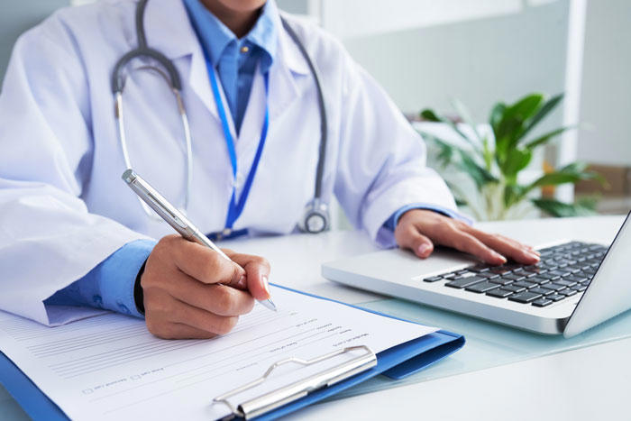 Doctors share 51 ridiculous lies they have heard from their patients