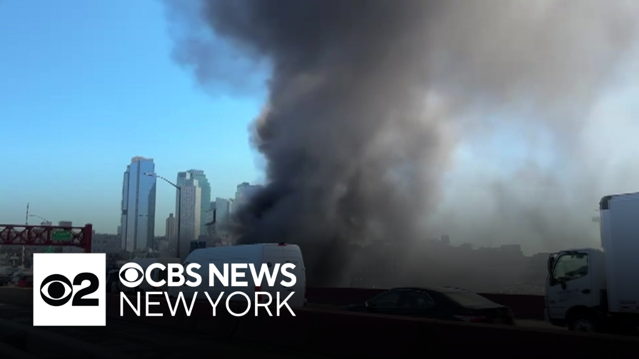 Boat goes up in flames under the Pulaski Bridge, causing heavy traffic