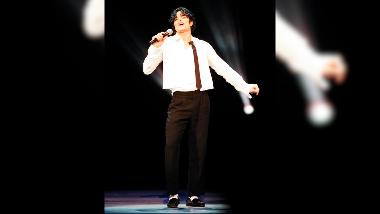 Michael Jackson becomes first artist to chart new Hot 100 hits in six ...
