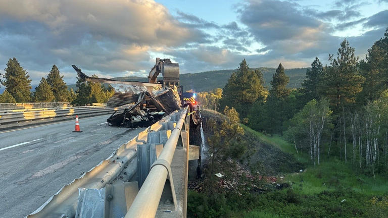 Westbound I-90 reopens after semi-truck fire near Cle Elum, WA