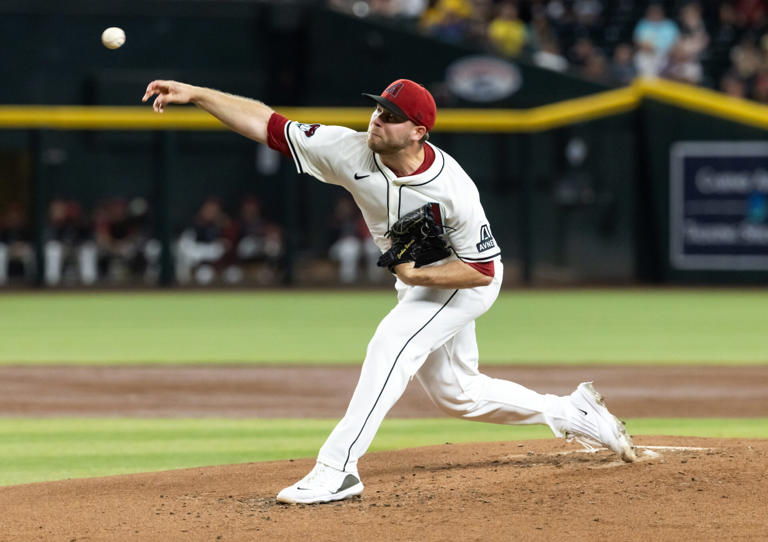 Diamondbacks dealt major injury blow with former Cy Young Award winner