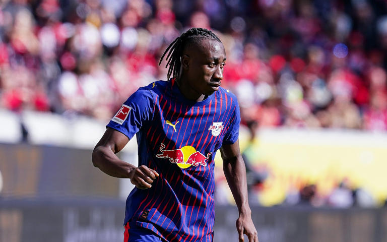 Liverpool 'make approach' for top transfer target amid PSG interest
