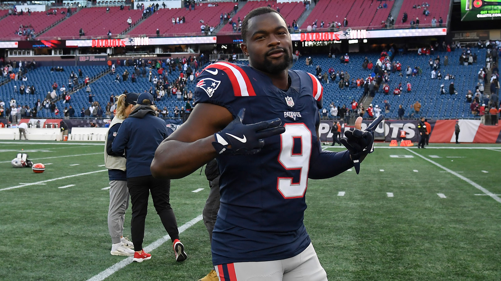 NFL rumors: Raiders, Commanders linked to Patriots WR trade after AJ ...