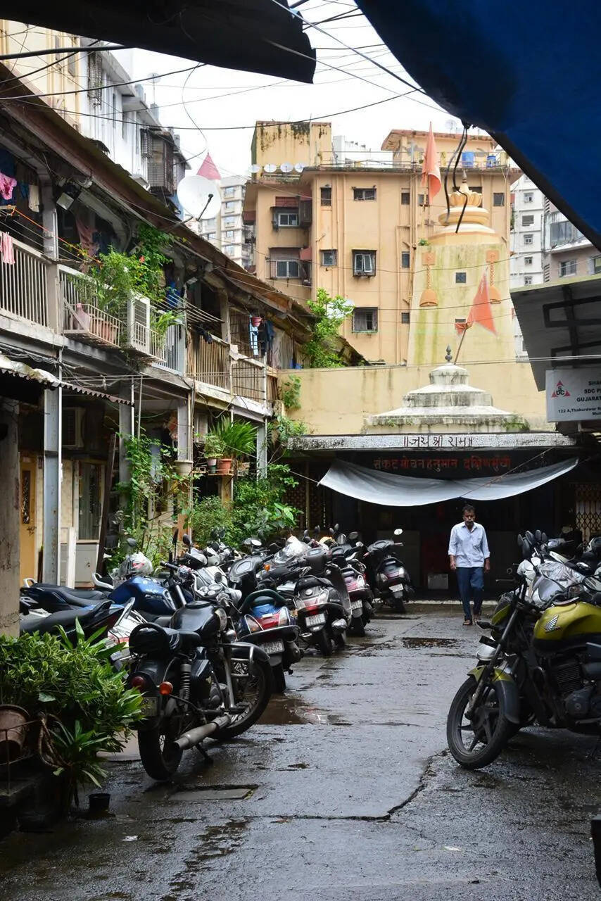 Chawl ‘sanskruti’ under hammer, old tenants retreat into personal spaces