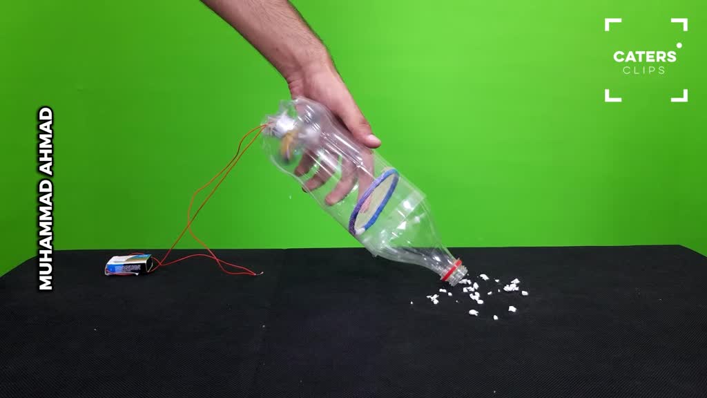 Man shows how to build a homemade vacuum using everyday materials