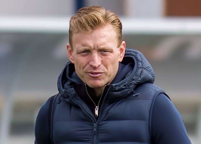 Ebbsfleet United sign wideman Harvey Walker from fellow National League ...