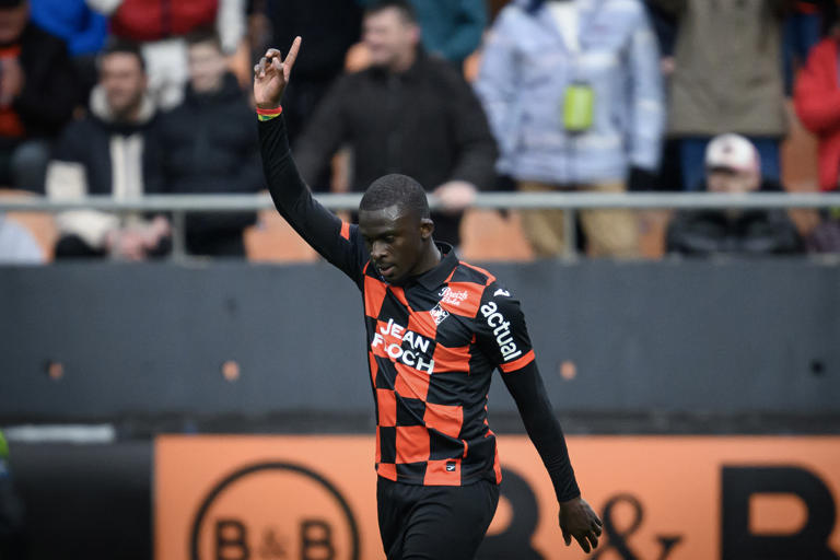 Sheffield United's promotion rival in 'advanced talks' to sign ...