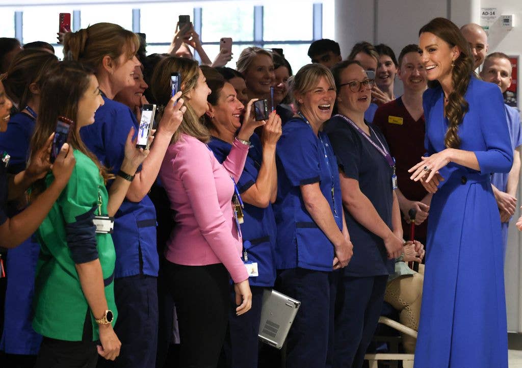 Princess Kate shows solidarity with NHS in swishy dress - and cascading ...