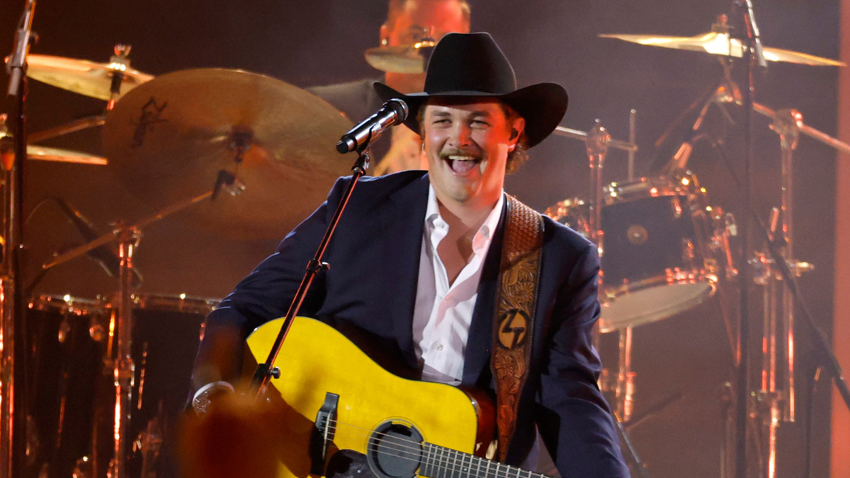 Zach Top reveals new destinations on his 'Cold Beer & Country Music Tour'