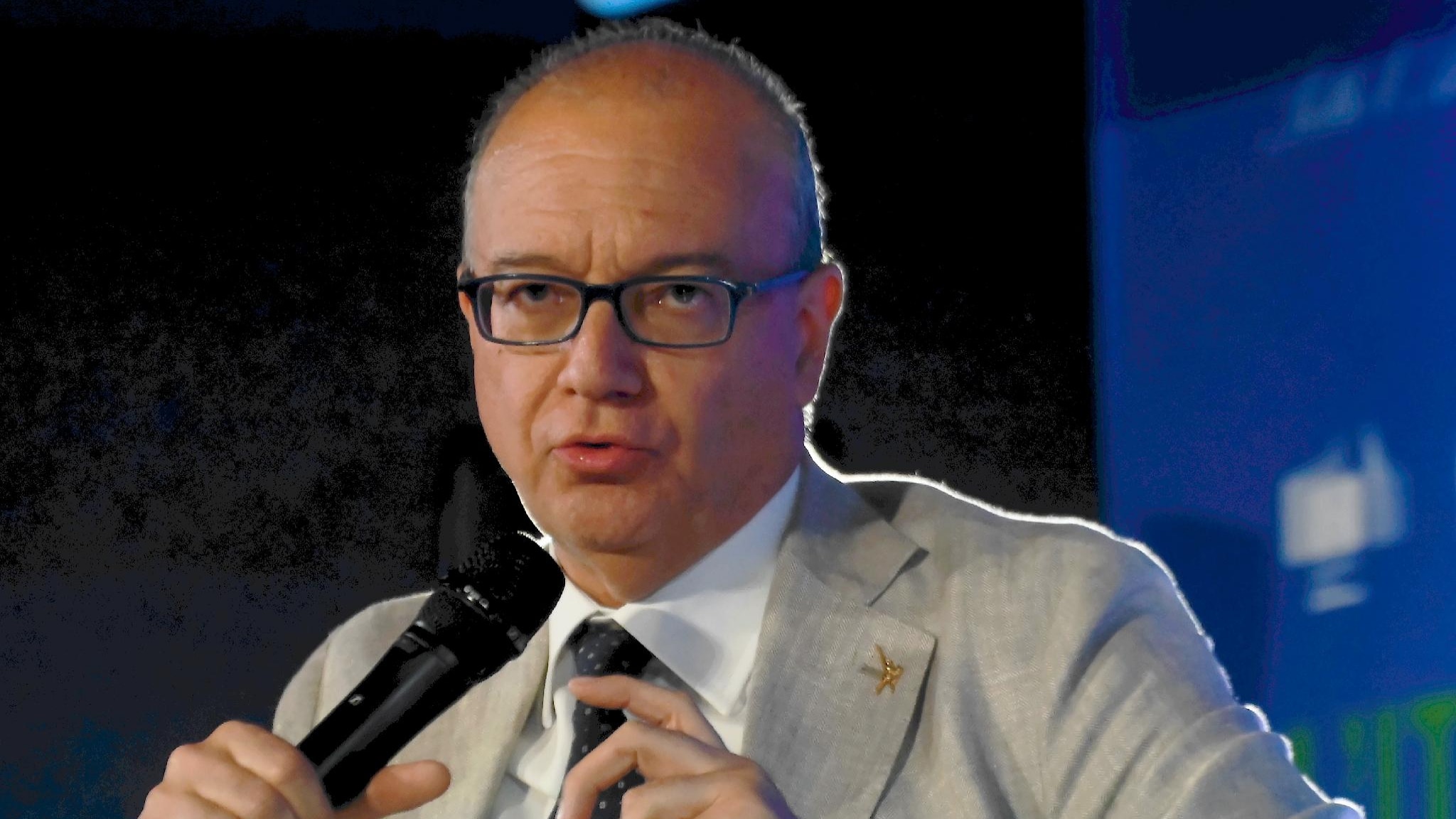 Scuola, approvato il consenso informato. Valditara: "Tuteliamo i bimbi ...