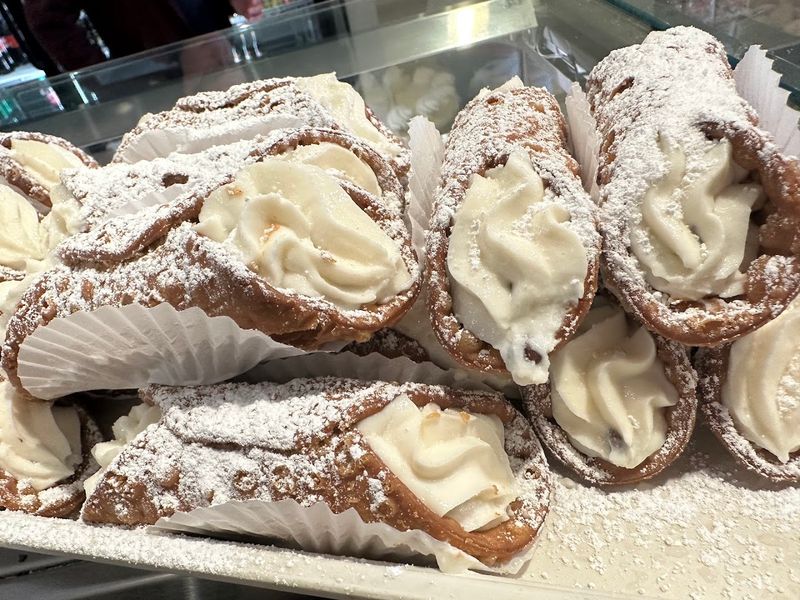 Locals are totally obsessed with the hand-rolled cannoli from this ...