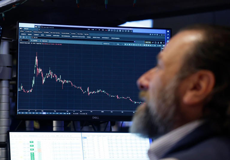 One-third of Americans’ wealth is now tied to the stock market — a ...