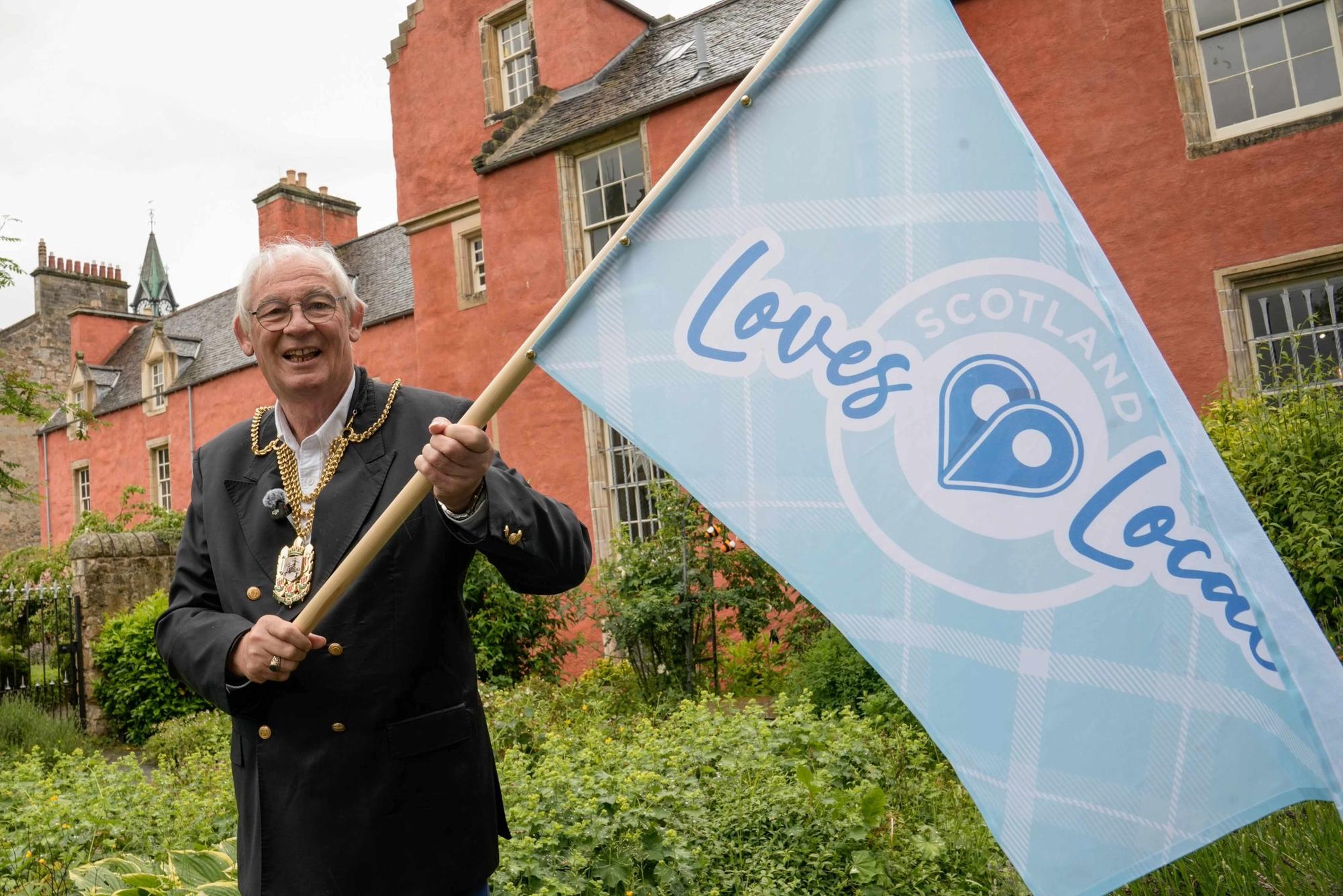 Fife provost flies the flag for choosing local