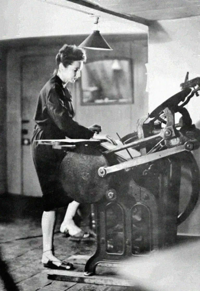 17 vintage photos of women in careers everyone said they couldn’t have