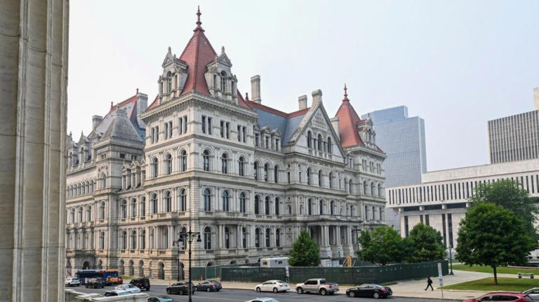 New York Democrats advance redistricting ballot measure, tee up second vote