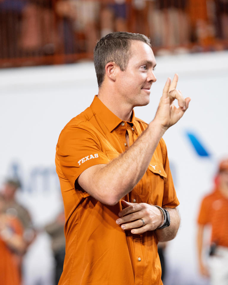 Longhorns daily news: Texas alums Colt McCoy, Casey Hampton land on ...